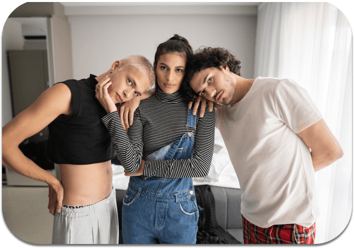 Plura: Polyamorous Dating